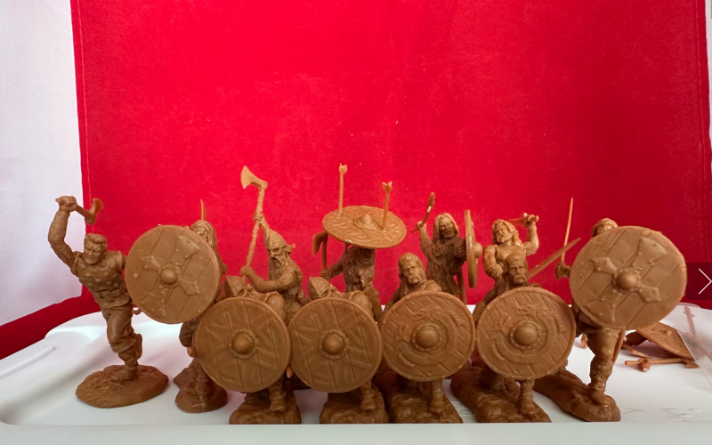 Dark Age Vikings--10 fighting and shield wall poses Plus Einar (Brown ...