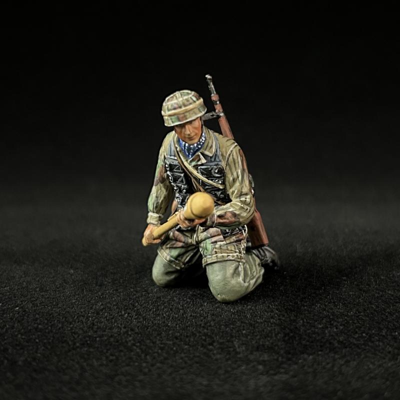 Fallschirmjäger Rifleman Holding a Panzerfaust, Battle of Normandy ...