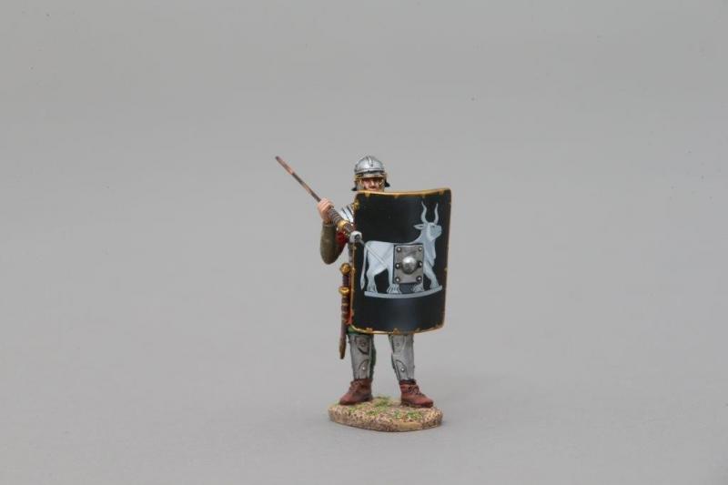 Roman Legionnaire Preparing to Launch Pilum (9th Legion black shield ...