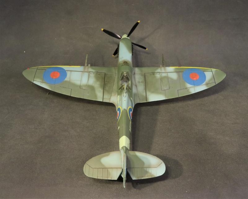 Supermarine Spitfire MK.IXe MK392, with Commander J. E. Johnson, No.144 ...