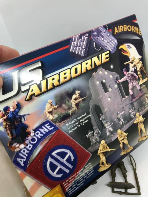Conte American Paratroopers - 16 figures (you get 1 each from both sets ...